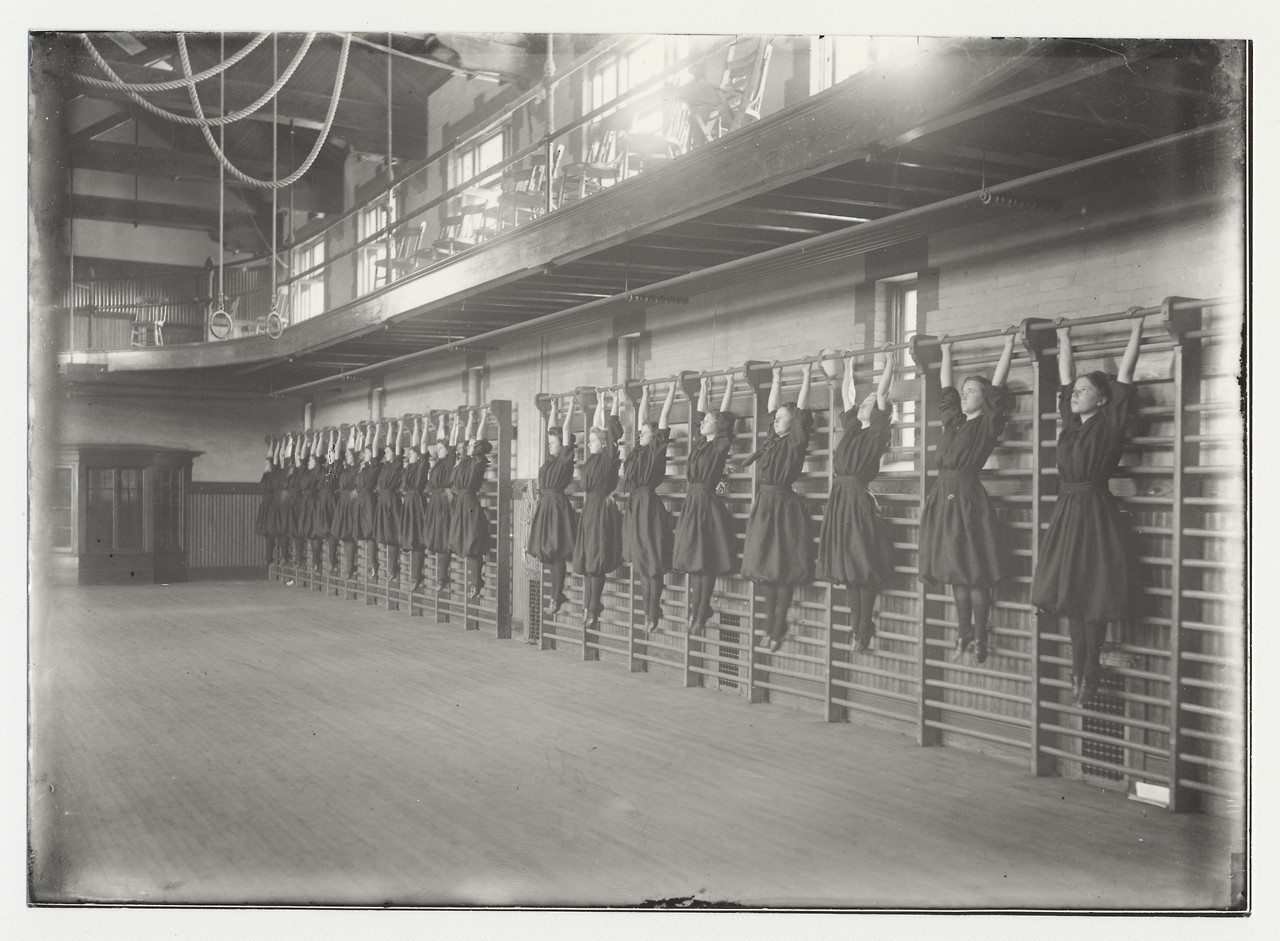 The History of Wall Bars - BenchK